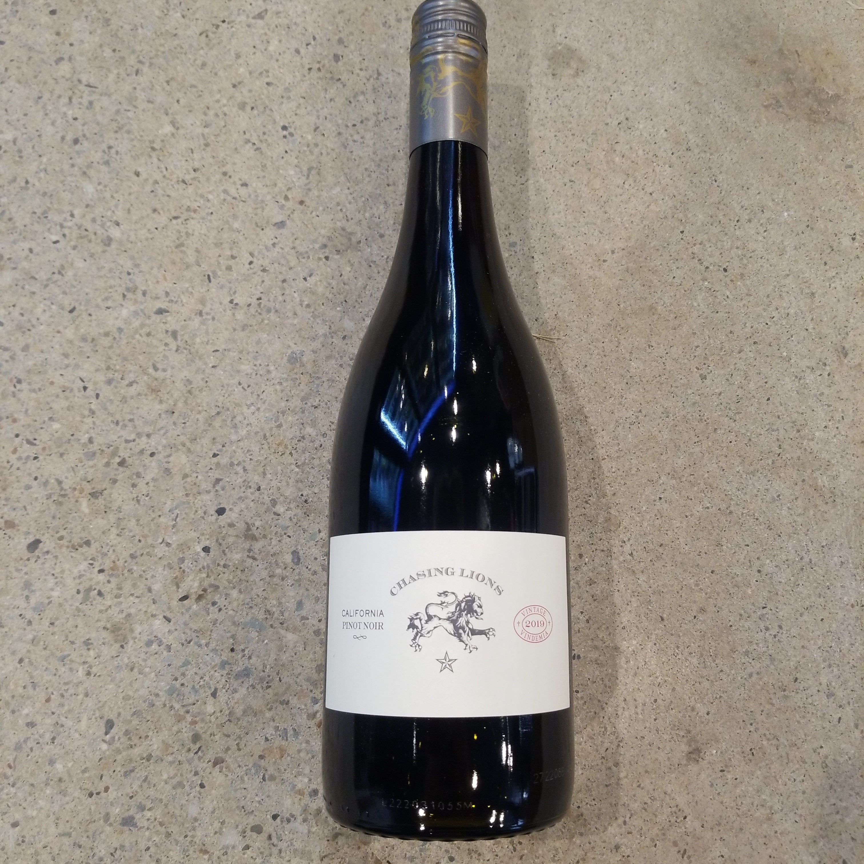 Chasing Lions Pinot Noir – Mountain Village Wine Merchant